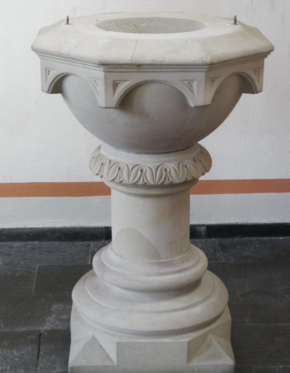 Teil 2: Das Taufbecken und die Osterkerze – Kath. Pfarrei Sankt Martin